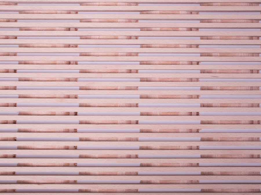 Dekorativ und akustisch wirksam | fk Kolar Holzleisten